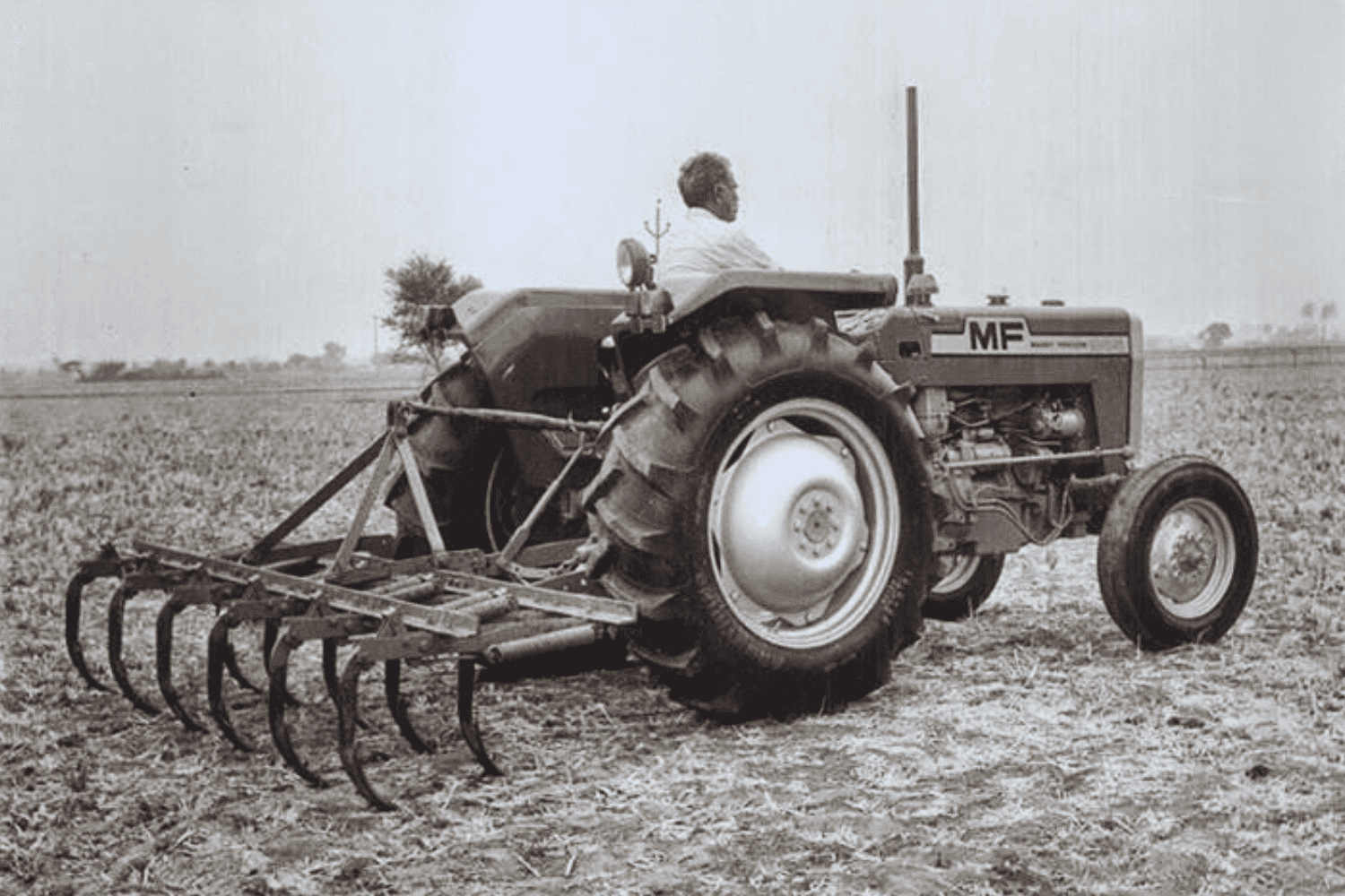 Massey Ferguson Tractor 240: Farmer's Guide - AgriThing.com